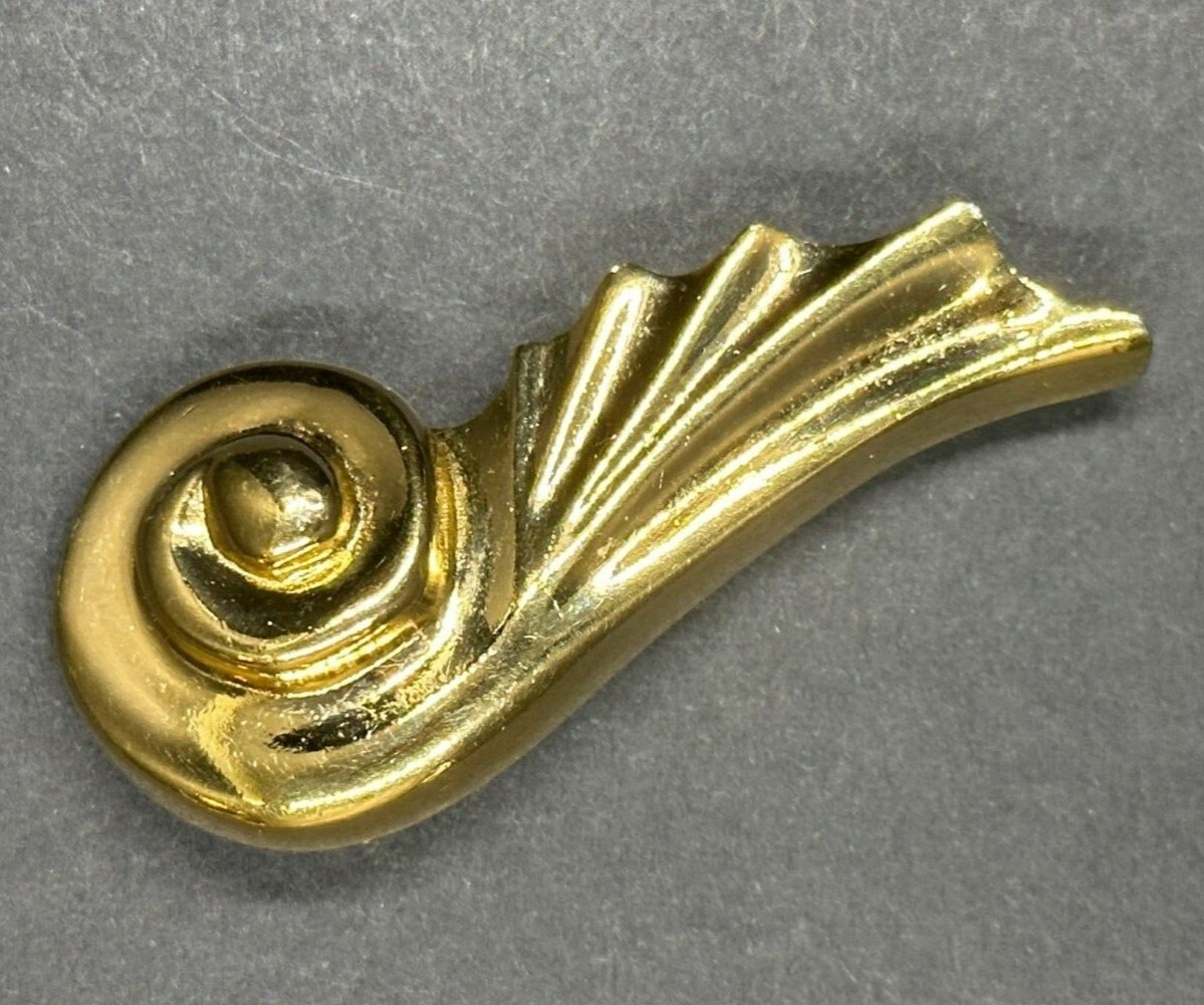 Richelieu Signed 1980s Winged Scroll Brooch Lapel Pin… - Gem