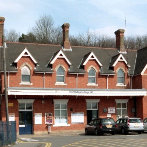 OO West Malling Country Railway Station building kit | eBay UK