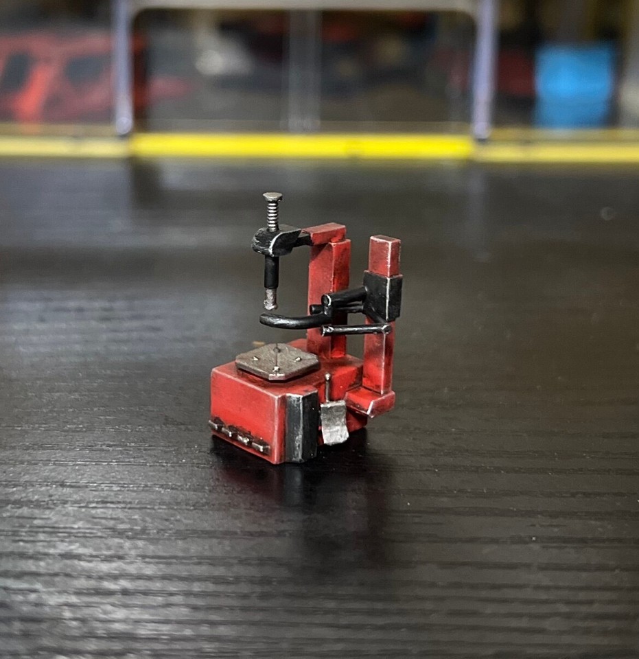 Miniature 1/64 Diorama Car Garage Props Model Car Workshop Repair Tool ...