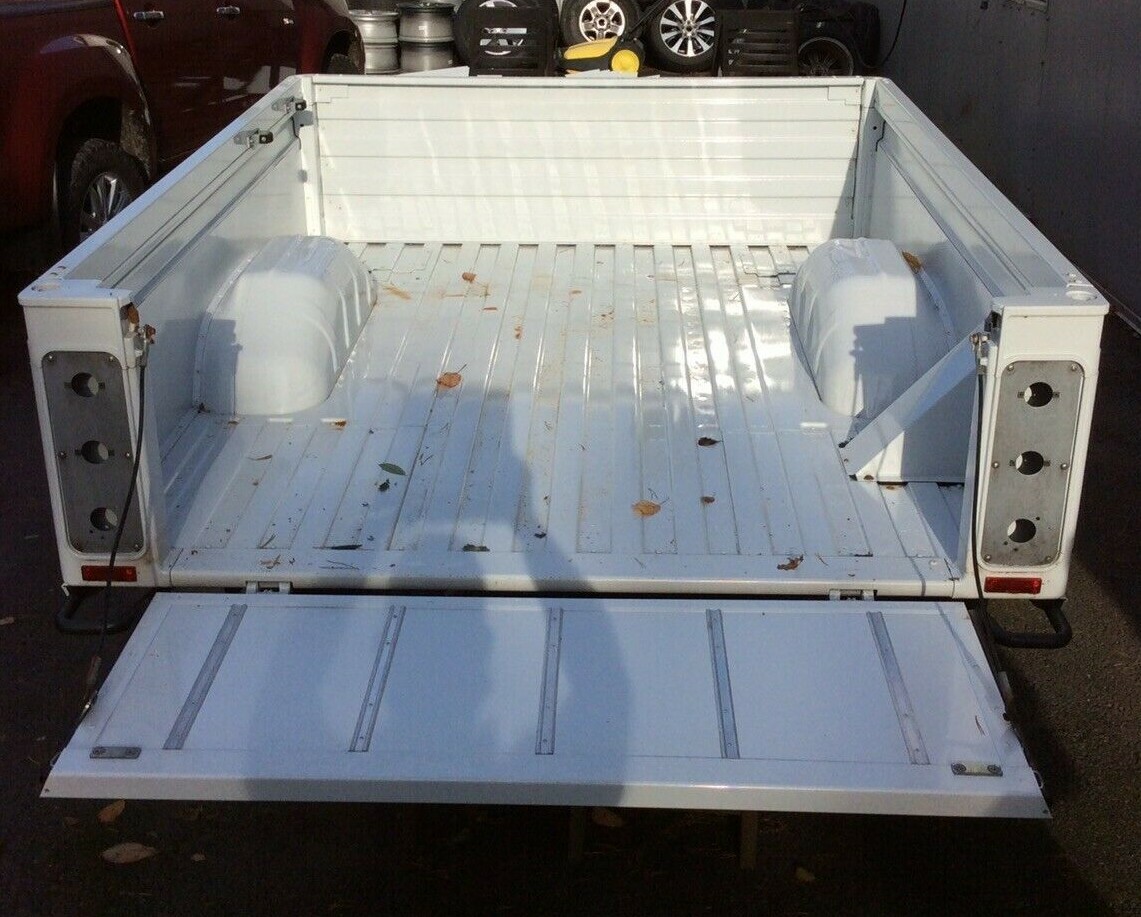 Land Rover Defender 110 Hi Cap Hi Capacity Rear body Butt Tub Wing ...
