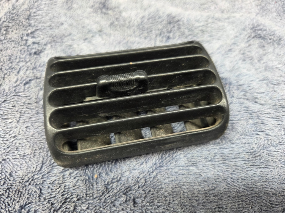 2000-2002 Chevy Camaro SS Z28 USED GM Ebony Black Dash Vent Left/Right ...