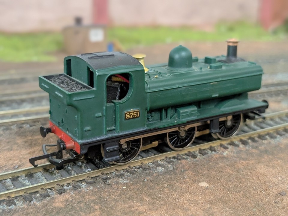 Hornby R041 Pannier Class 57XX 0-6-0PT 8751 in GWR Green | eBay UK