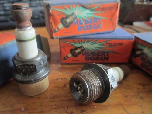 VINTAGE PYRO-ACTION SPARK PLUG LOT 4 Flat HEAD HOT ROD ROBERT BOSCH NOS ...