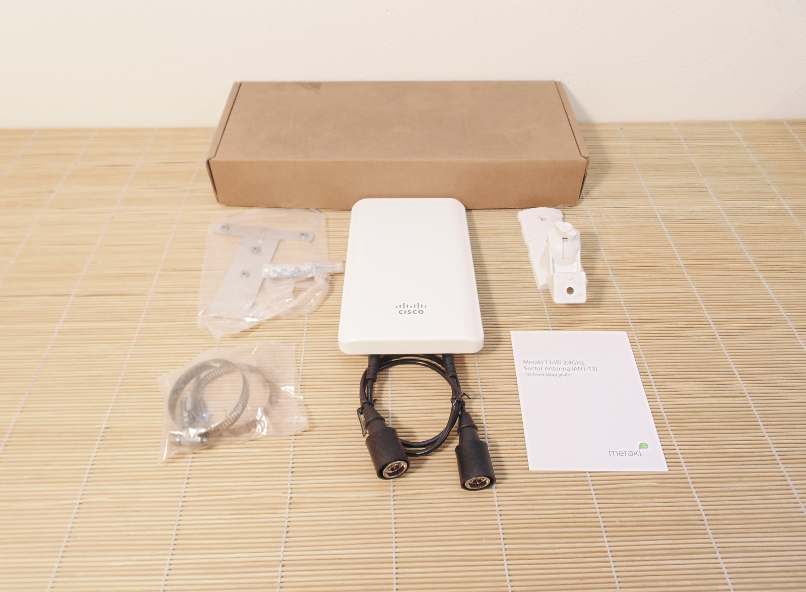 Meraki ANT-13 11dBi 2.4 GHz Sector Antenna in Box functionally same as ...