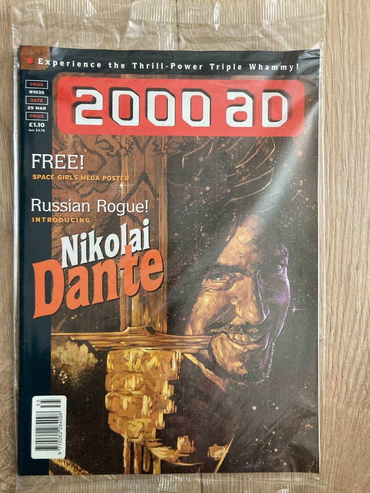 To me, my 2000 AD collectors! Tharg the Mighty and Judge Dredd summon ...