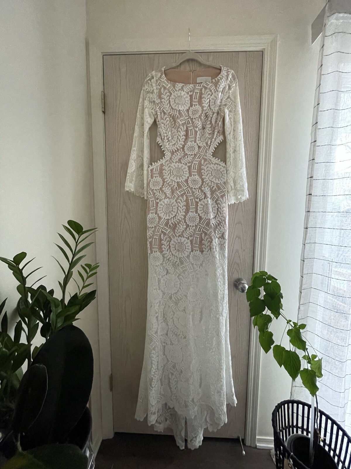 Bridal Dress Ivory Lace Fishtail, Waist Cut Out Detai… - Gem
