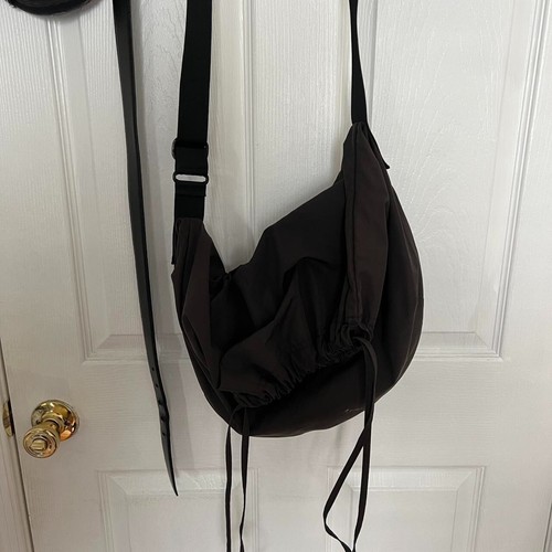Uniqlo U Large Drawstring Shoulder Bag Black, Pre-Owned in Good ...