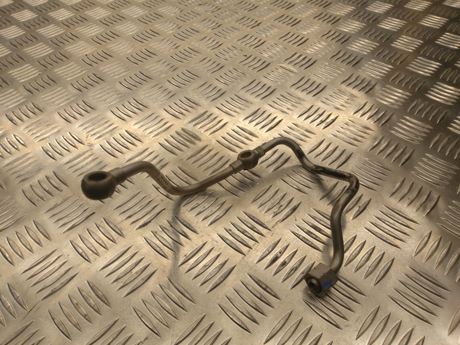 B176 Véritable Mercedes Sprinter Lubrifiant Huile Ligne Turbocharger ...