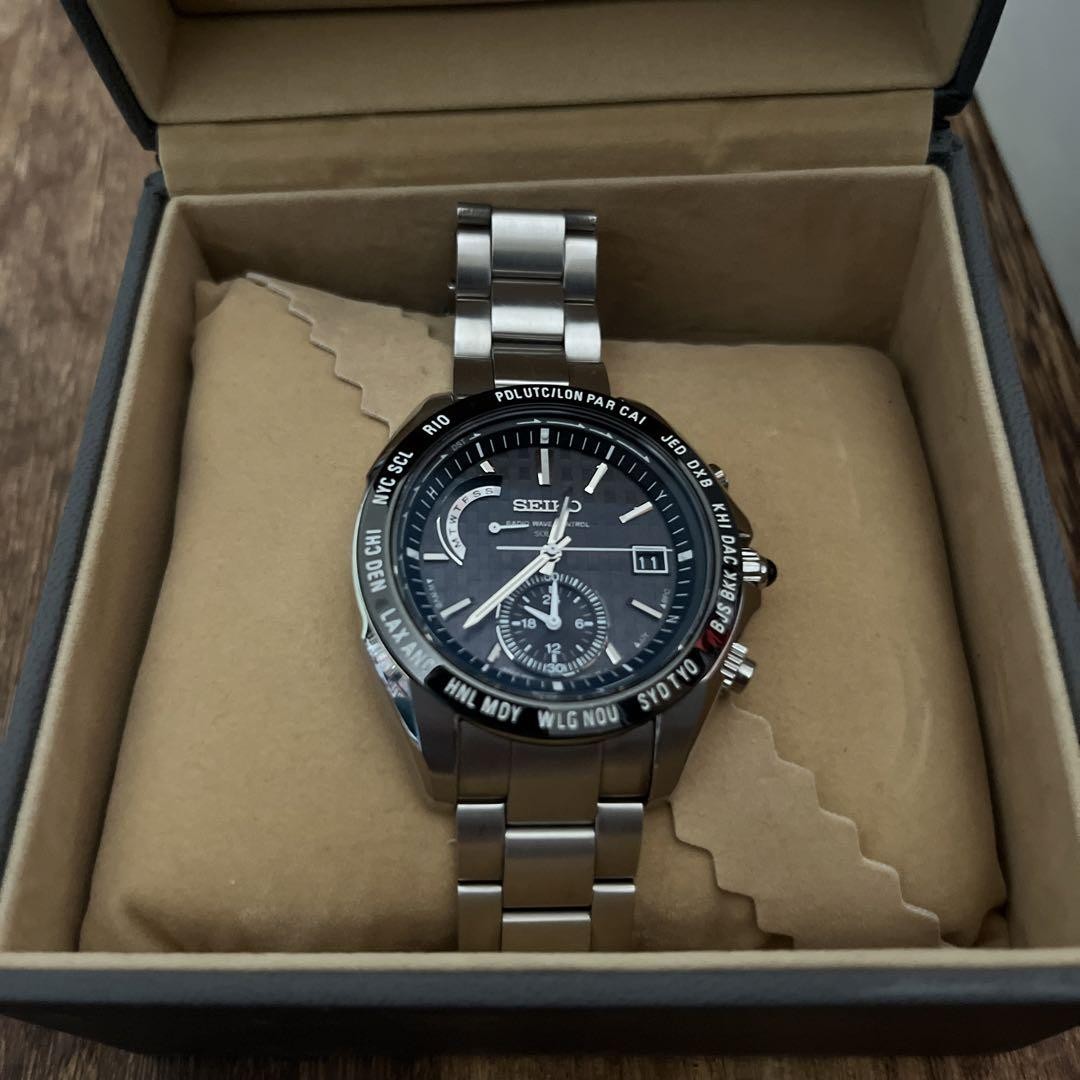 Seiko solar radio-controlled chronograph watch with d… - Gem