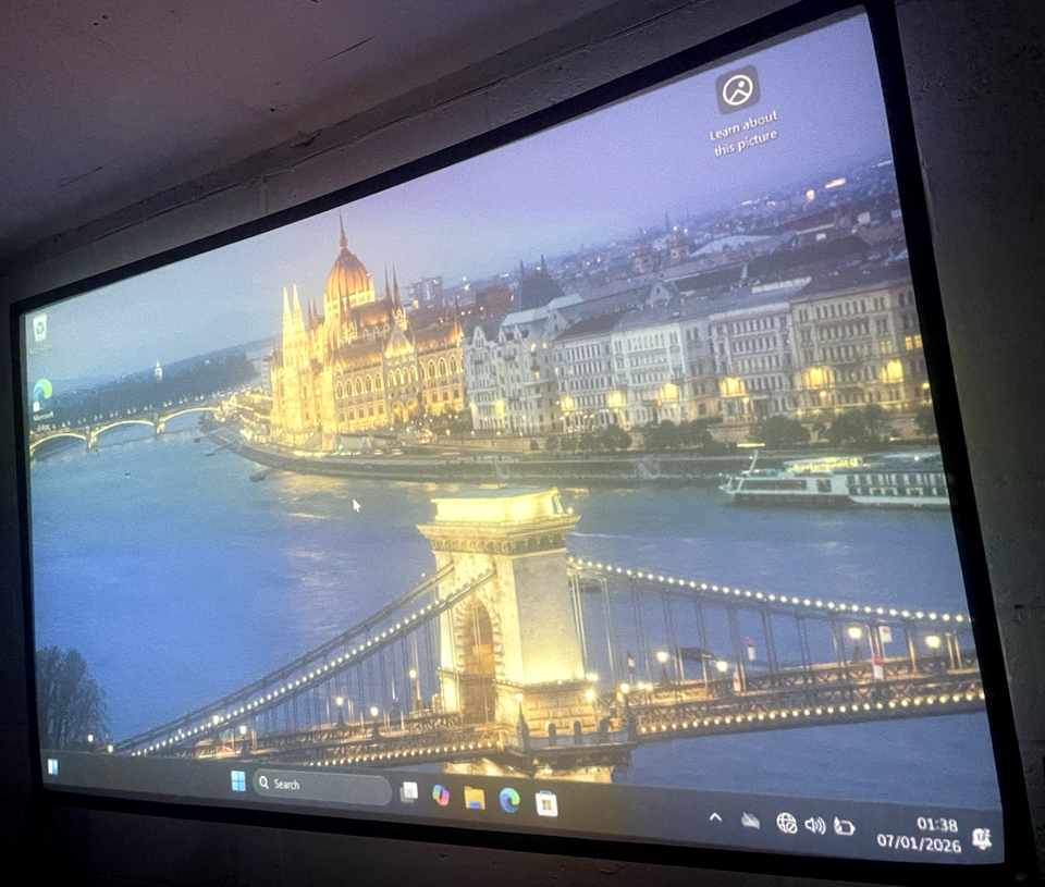 Casio XJ-A131 2000 Lumens HDMI Home Cinema Laser XGA Projector | eBay