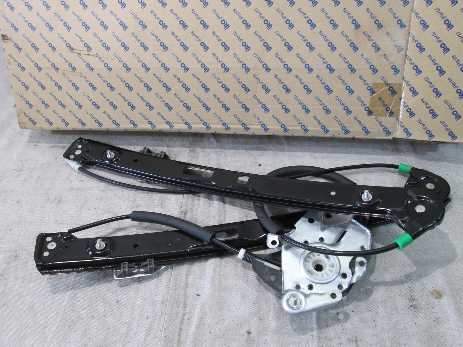 BMW E46 Sedan 325i 328i 323i 330i Left Front Window Regulator ...