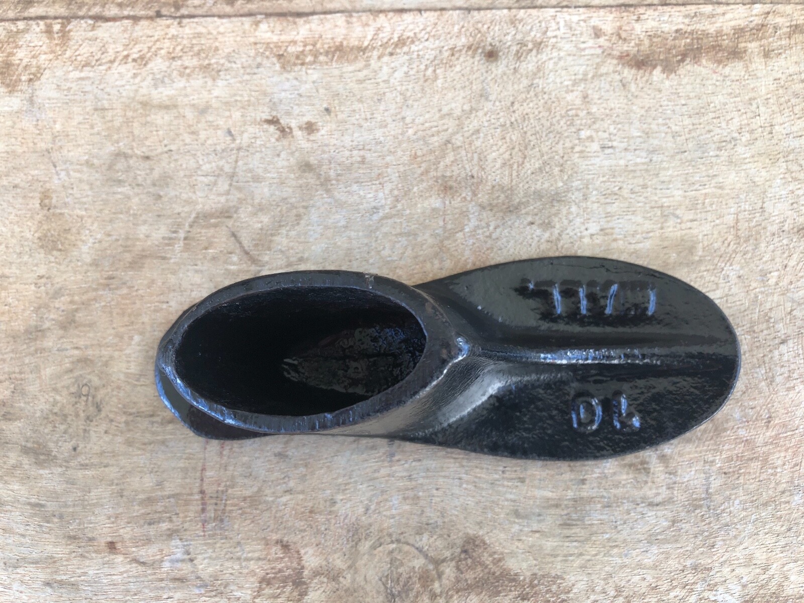 Antique DL Mall. Cast Iron Child Cobbler Show mold 5.… - Gem