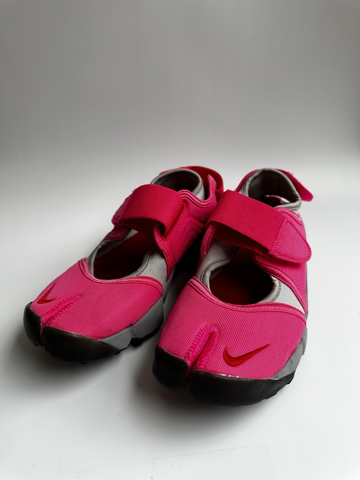 READ Nike Air Rift Hot Pink Grey Vintage US 6 31576… - Gem