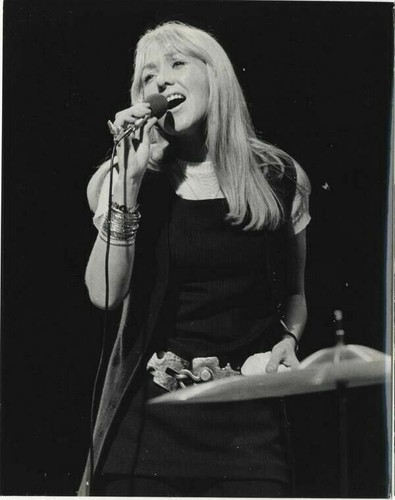 Middle of the Road Sally Carr singing concert 1970's Pop Group Original ...