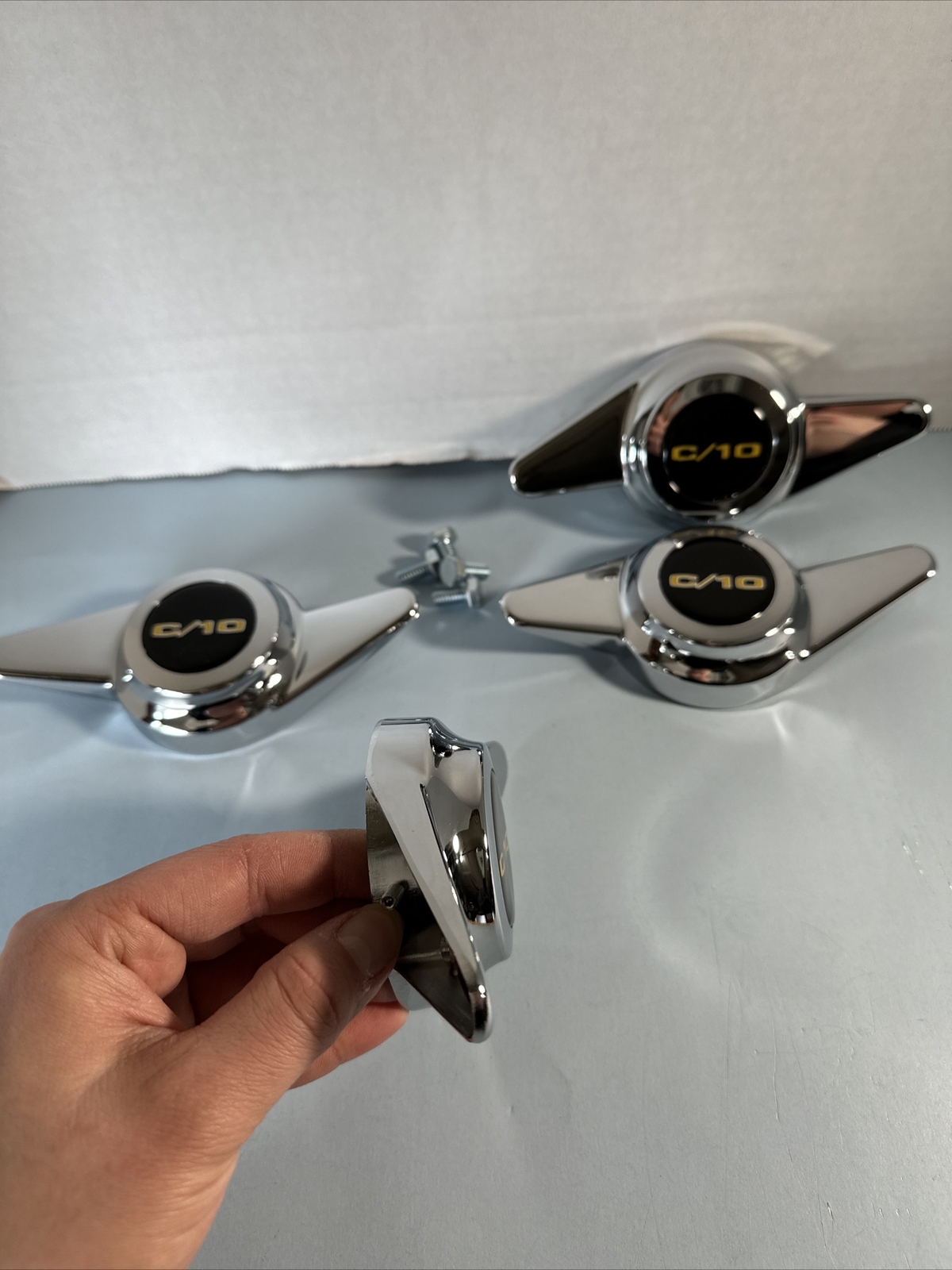 (4) 2 BAR SPINNERS BOLT STUD MOUNT KNOCKOFF CENTER CAPS,c/10 | eBay