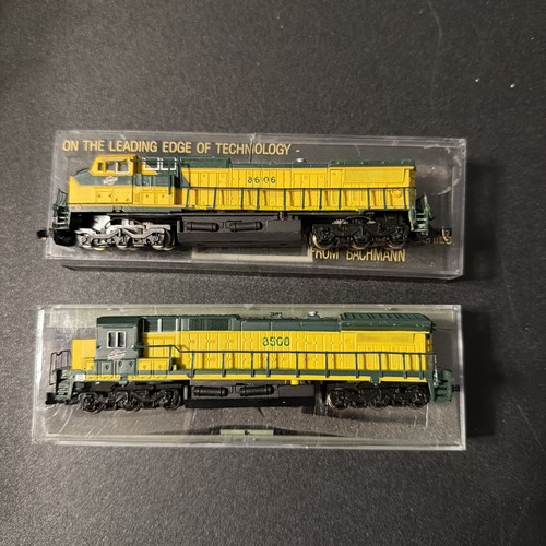 Two N DCC Bachmann Spectrum Dash 8 Locomotives. CNW#8606&8508 with ...