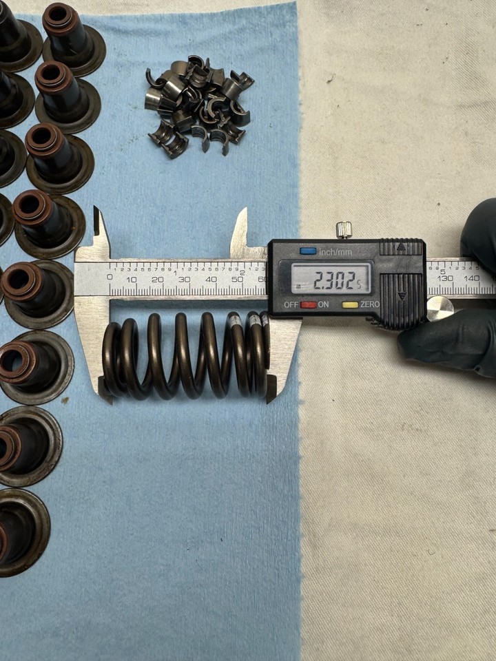 Corvette ZO6 Valve Springs Retainers Locks LS7 427 C6 Beehive Chevrolet ...