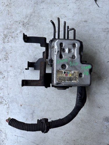 2003-2005 Chevy Suburban 2500 ABS Pump/Module Assembly (Non Traction ...