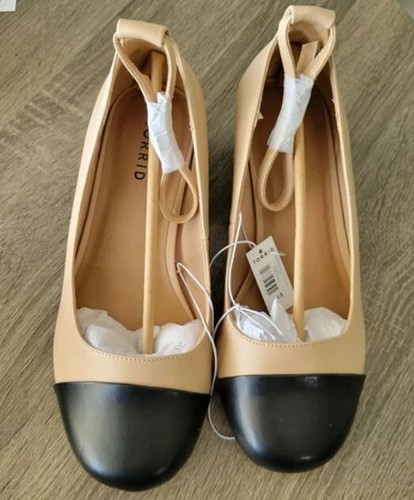 NEW TORRID 2 TONE BEIGE & BLACK ROUND CLOSE TOE PUMP HEELS 8.5 10 W ...