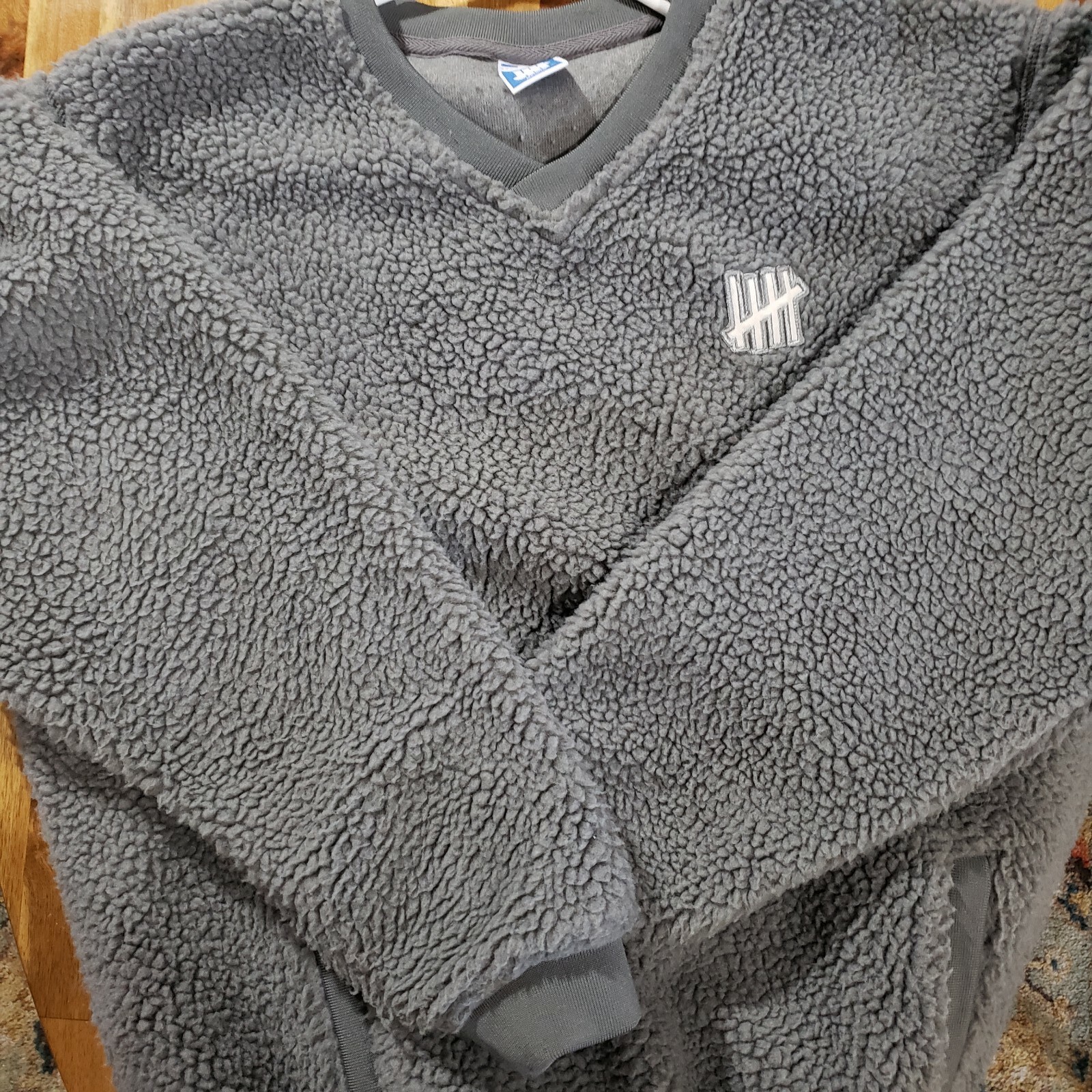 2022 UNDEFEATED UNDFTD 5-STRIKES SHERPA PULLOVER V-NE… - Gem