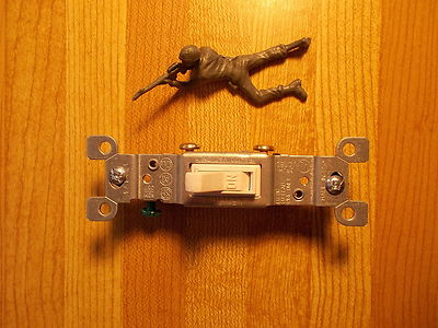 NEW Leviton 01451-2w On/Off Toggle Light Switch *FREE SHIPPING* | eBay