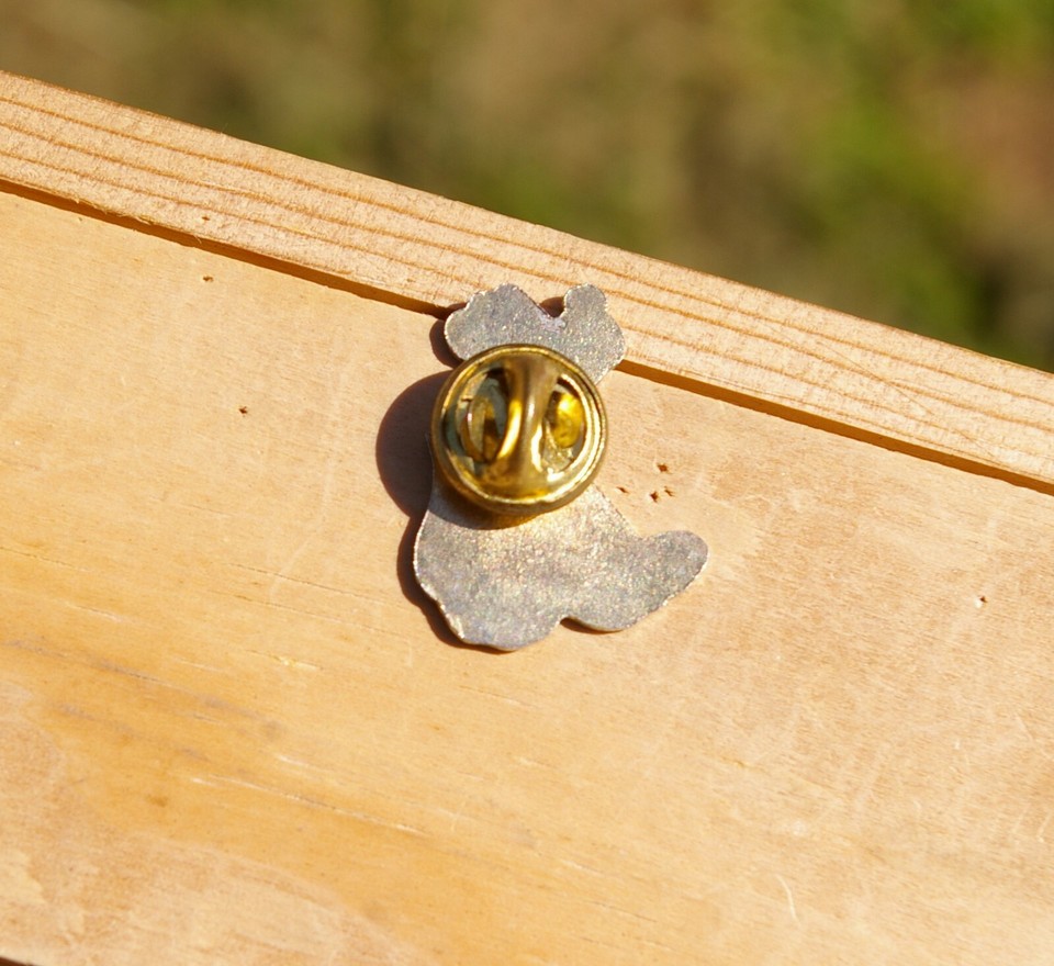 Walt Disney Pluto The Dog Gold Tone Metal & Enamel Lapel 1" Pin Pinback ...