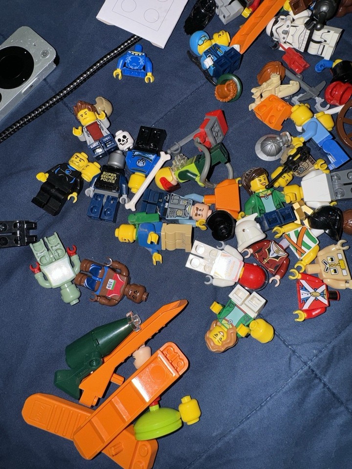 Huge Lot Of Bulk Legos, Over 30 Lbs With Mini Figs And Rare Incomplete ...