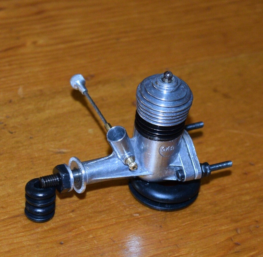 1956 Atwood Shriek Super Cadet .049 model airplane engine vintage 049 ...