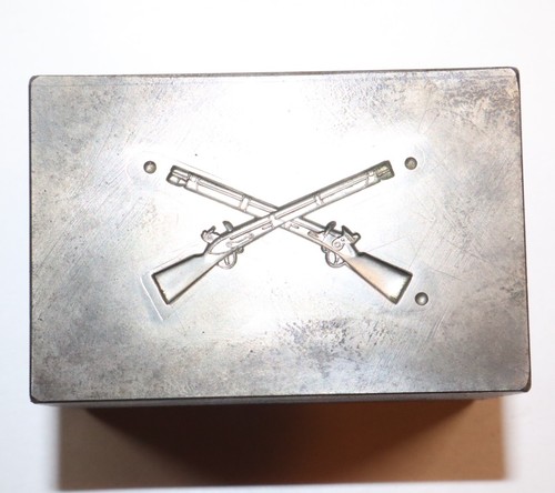 WWI WW1 OFFICER INFANTRY CROSSED RIFLES Antique Vintage Hub Impression ...