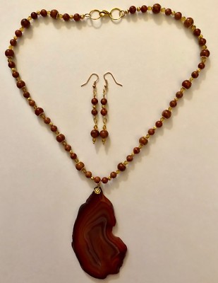 HAND MADE RIVERSTONE/CRYSTAL NECKLACE/ONYX AGATE PENDANT AND EARRINGS ...