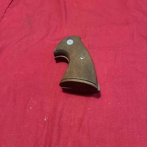 FACTORY COLT PYTHON GRIPS GEN 1 Silver MEDALLIONS FULL CHECKERING ...