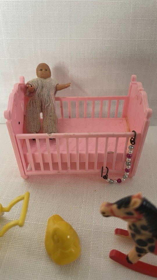 1965 Mattel LIDDLE KIDDLE Baby Diddle doll Nursery Accessories Set of 7 ...