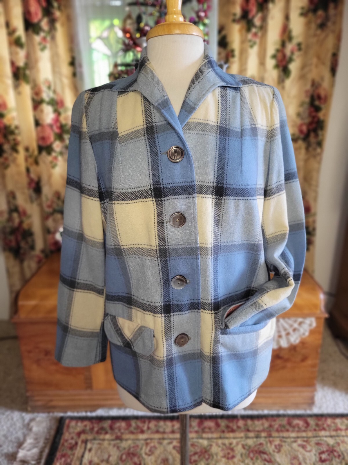1950's Pendleton ~ 100% Virgin Wool ~ Ladies Plaid Ja… - Gem
