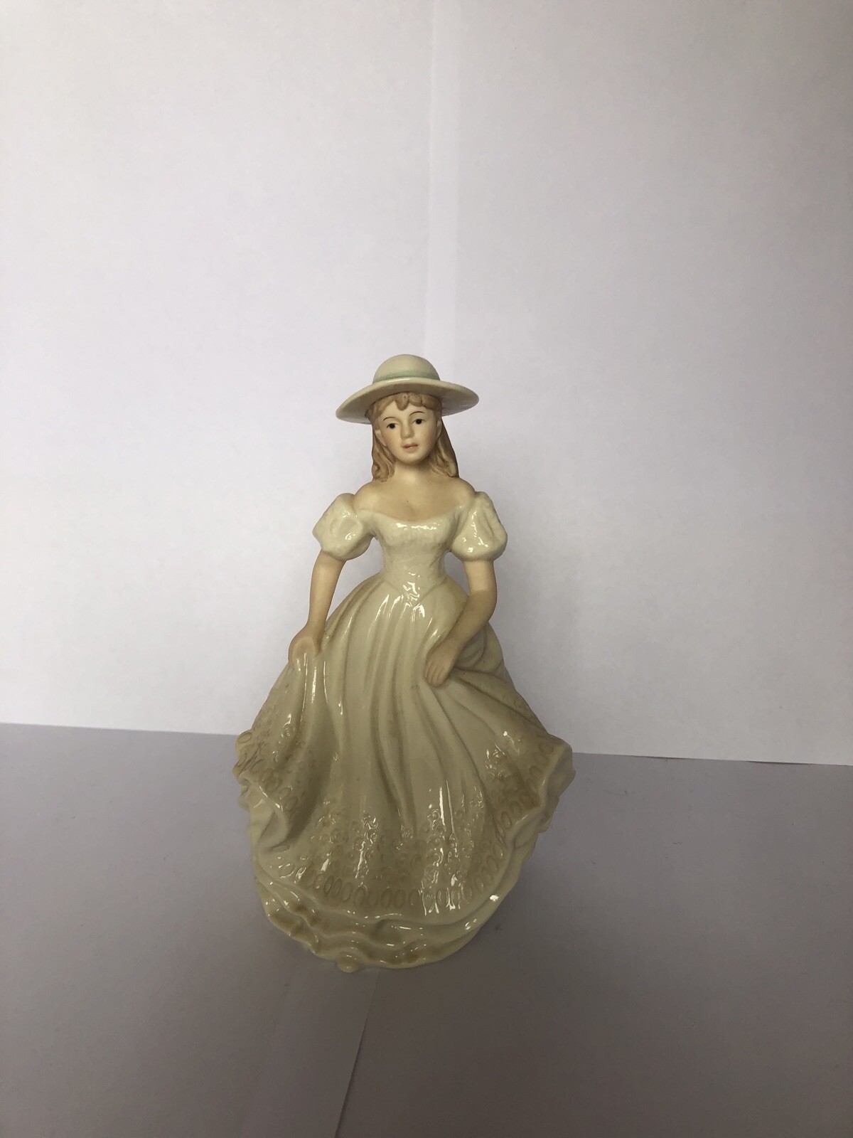 The Regal Collection Figurine (P073, Romance) | eBay UK