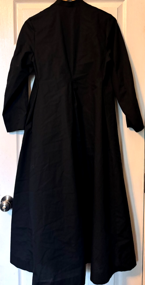 CATHOLIC PRIESTS OR ALTAR SERVERS BLACK CASSOCK VESTMENT C.M. ALMY ...