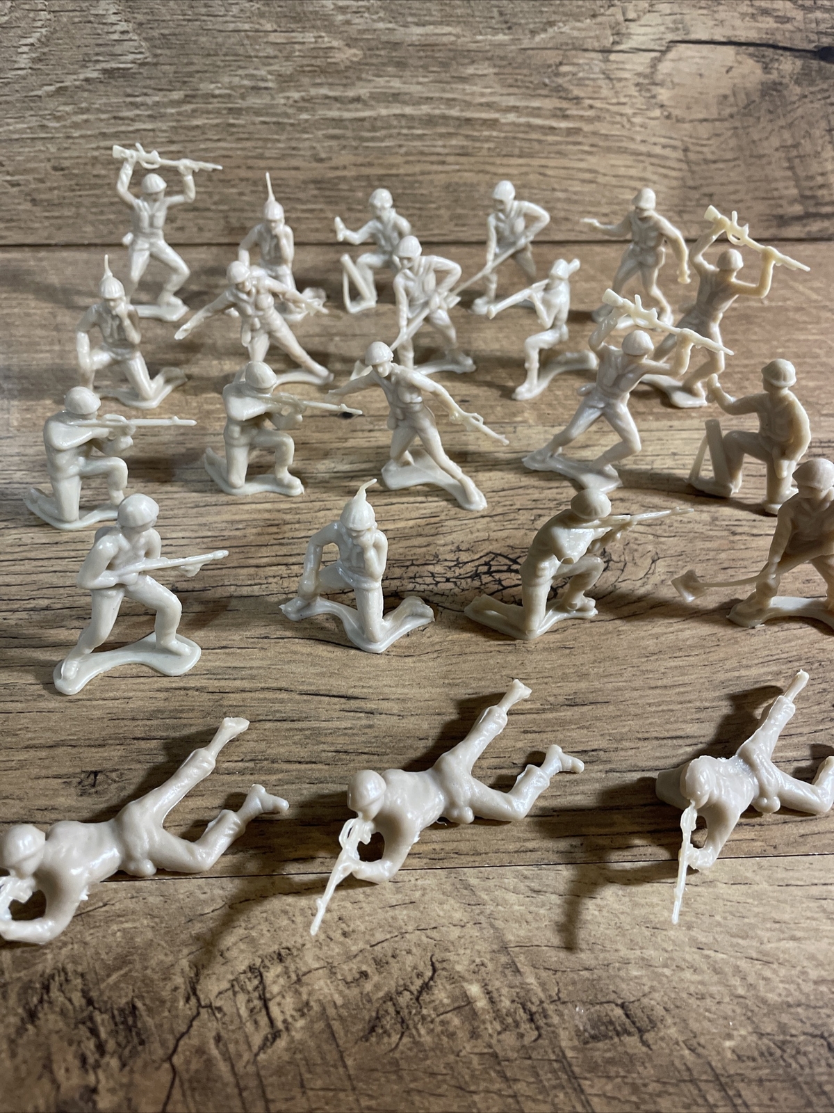 Lot Of 22 Tan Army Men Soldiers 2” Figures | eBay