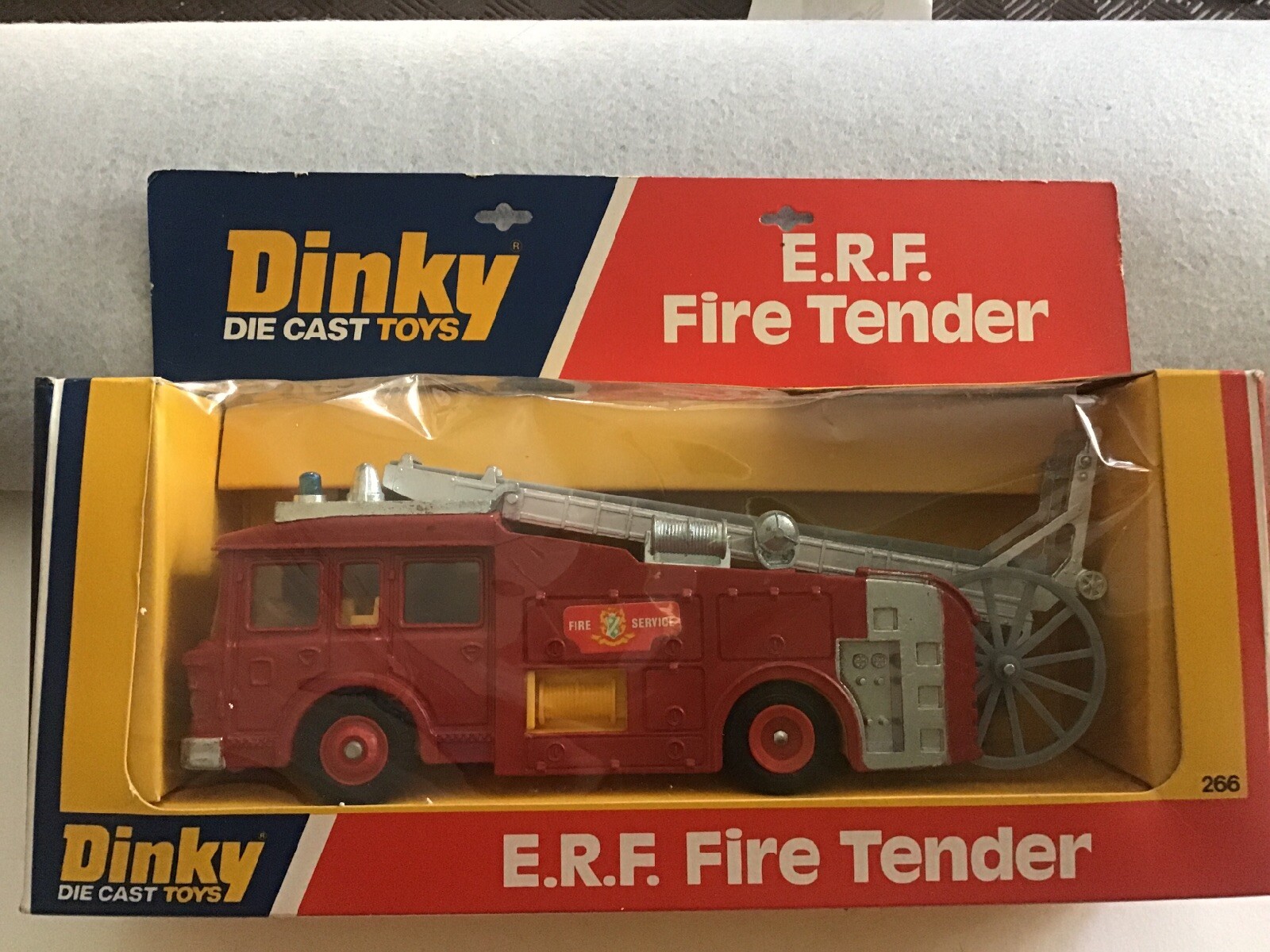 DINKY TOYS MECCANO ERF FIRE TENDER LADDER TRUCK #266 AS NEW PICTURE BOX ...