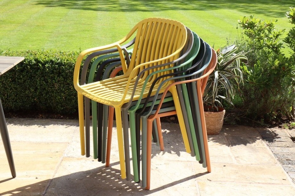 COLOURFUL STACKABLE OUTDOOR GARDEN CHAIRS CHOICE OF SIX COLOURS FULLY ...