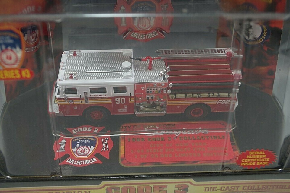 CODE 3 FIRE ENGINE FDNY SEAGRAVE PUMPER #90 FIRE TRUCK LE. 1/64 DIE ...