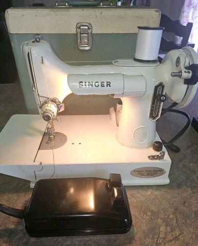 Vintage Singer 221-K Featherweight Sewing Machine w/Case READ Condition ...