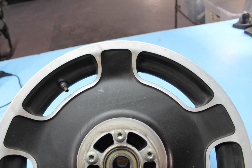 1439 08 HARLEY-DAVIDSON STREET GLIDE REAR WHEEL BACK RIM AIR STRIKE ...