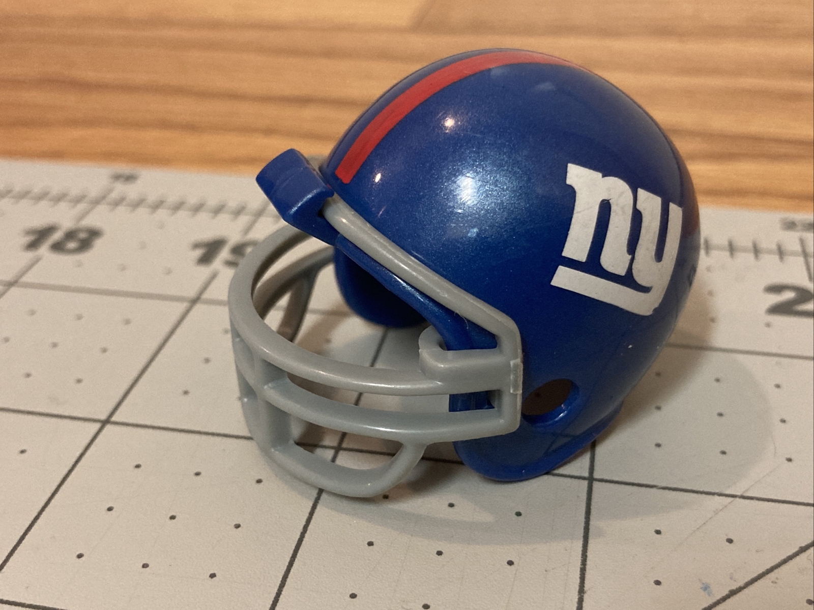 NFL New York Giants Riddell Pocket Pro Mini Football Player Helmet Bar ...