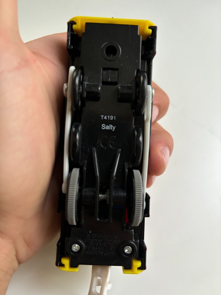 Thomas Trackmaster MOTORIZED TALKING Salty Thomas & TENDER Train READ ...