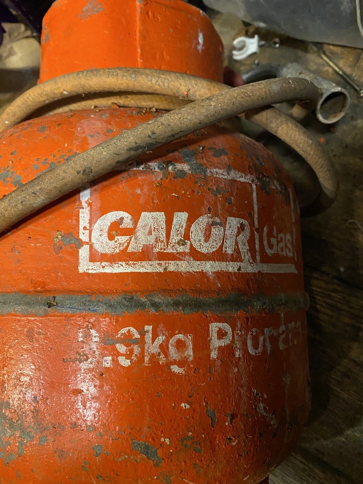 Calor Propane Blow Torch, Regulator and Gas Bottle 3.9kg, Roofing ...