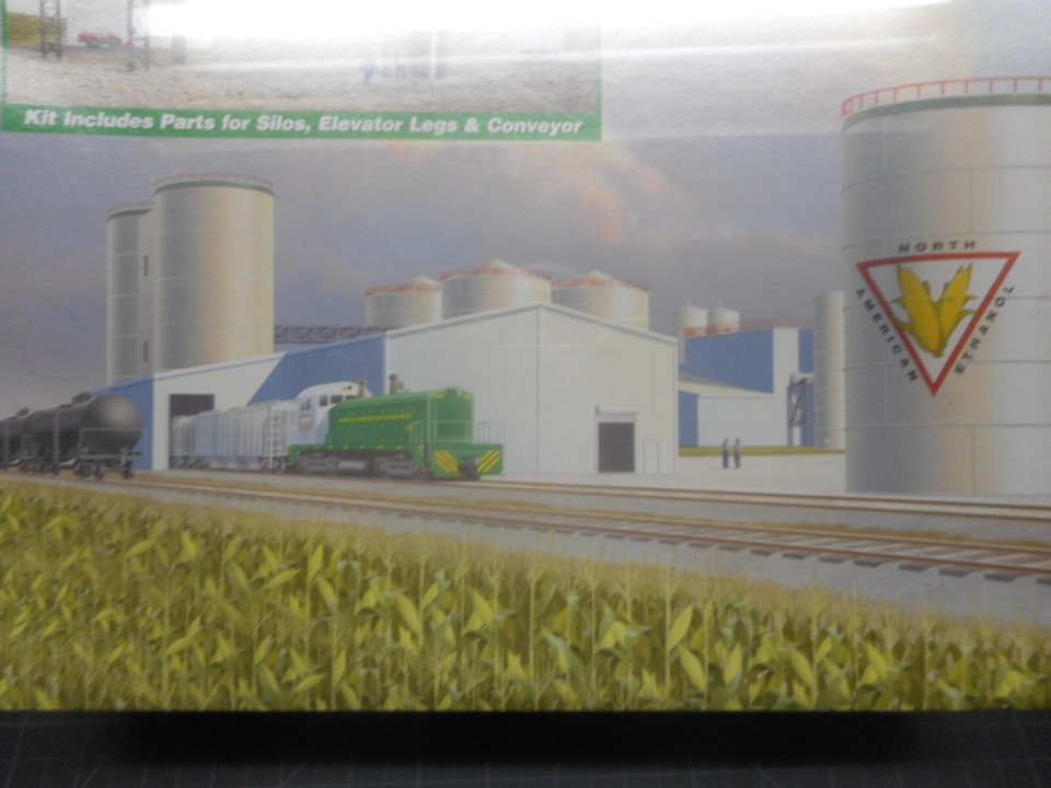 Walters Cornerstone HO Scale Corn Storage Silos and Elevators mib ...