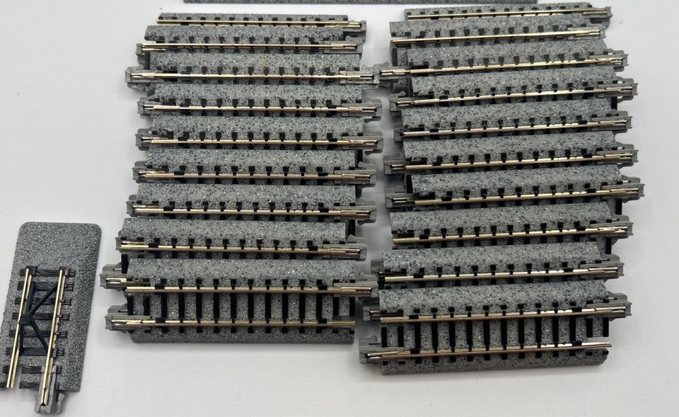 Kato Uni-Track N-scale Mixed lot of Various Tracks & Bumpers 31 Pieces ...