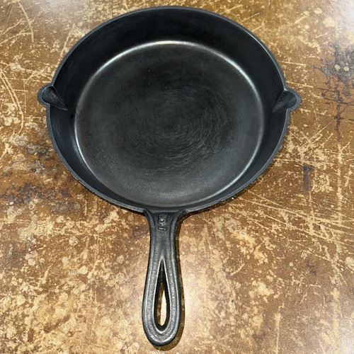 Antique Raised # 8 E Initial Fancy Handle Gate Marked Cast Iron Skillet ...