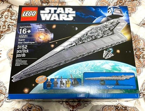LEGO Star Wars Ultimate Collector Series Super Star Destroyer 10221 ...