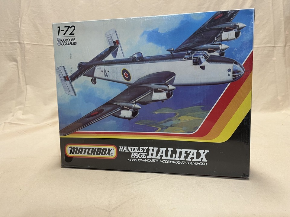 Matchbox 1/72 Scale Royal Air Force Handley Page Halifax Plastic Model ...