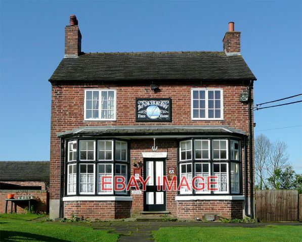 PHOTO THE ANCHOR INN AT HIGH OFFLEY STAFFORDSHIRE THIS ANACHRONISTIC ...